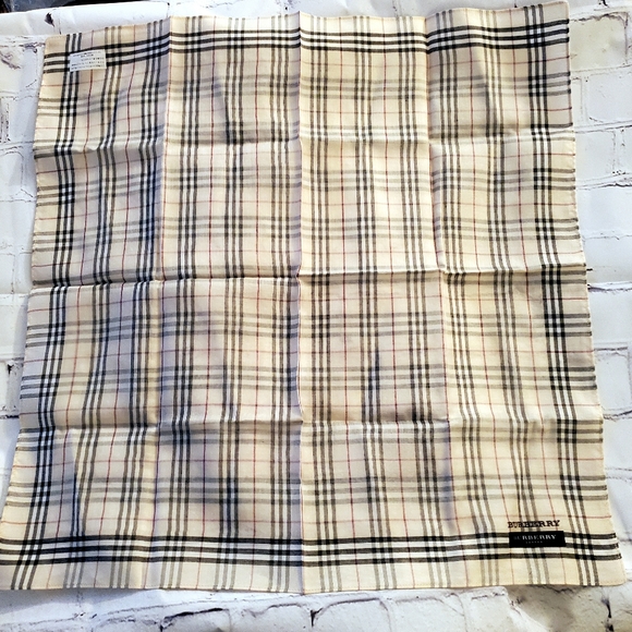 Burberry | Accessories | Burberry Vintage Womens Lightweight Plaid ...